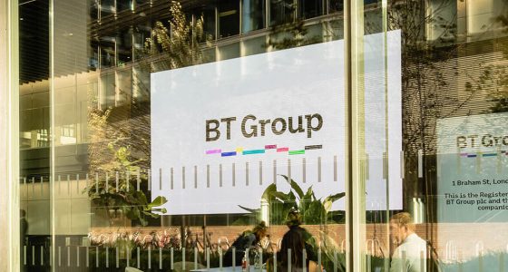 Ola debuts its in-car infotainment system 'Ola Play' in partnership ...